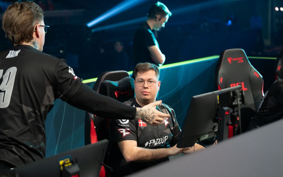 Превью FaZe Clan - FUT Esports: матч групповой стадии Asia ...